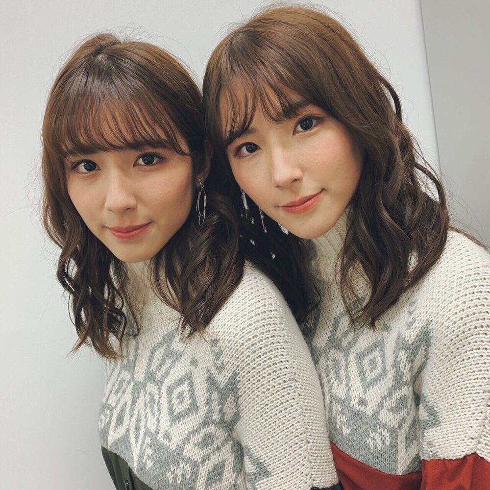 美人双子姉妹の鈴木みな・まりあ！そっくりでかわいい！｜Mitchy Navi